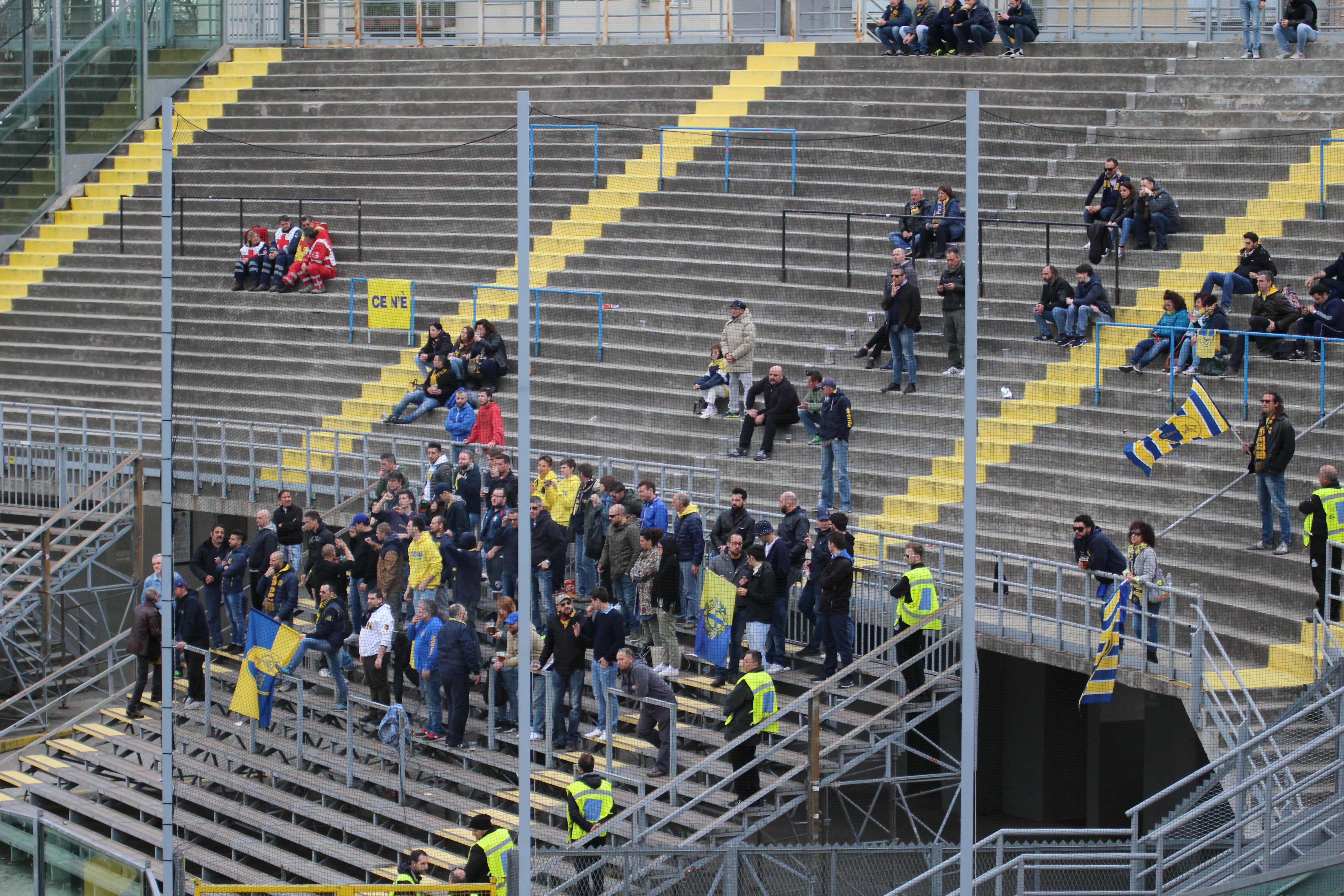 FOTO – Albinoleffe-Modena, i tifosi gialloblù presenti all'Atleti ...