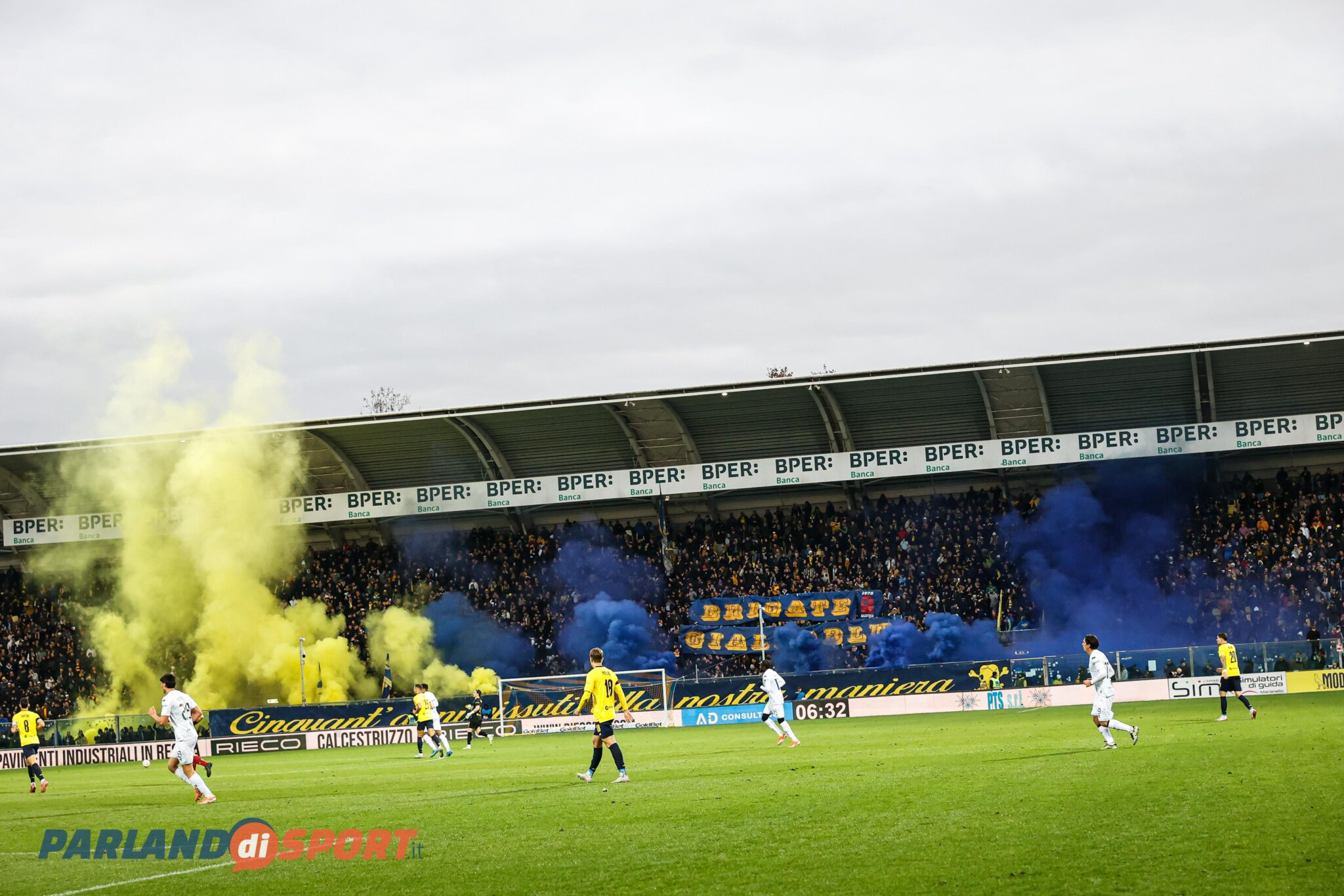 Modena Fc, 1975-2025: 50 anni di tifo organizzato gialloblù celebrati ...